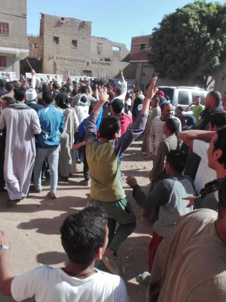 Egyptian mob celebrates blocking application for new church - Coptic ...